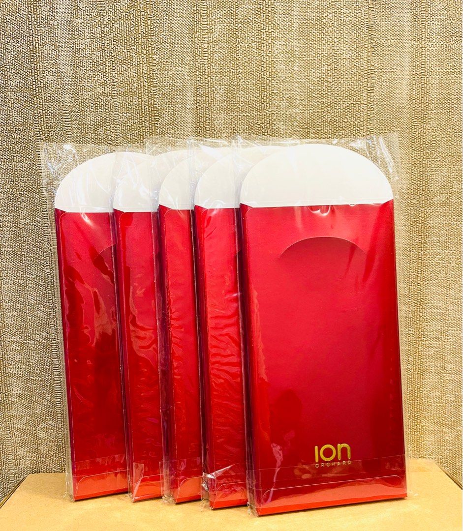 ION ORCHARD. Past year. One Mandarin orange Carrier + 5 packs ang paos ...