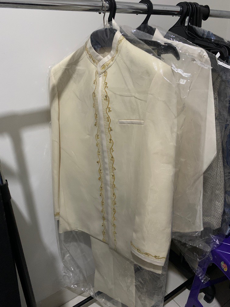 Jas Putih Full set, Fesyen Pria, Pakaian , Lainnya di Carousell