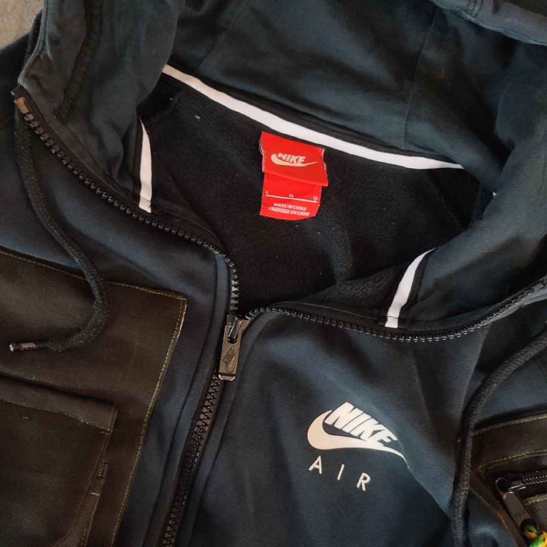 Nike reworked, Fesyen Pria, Pakaian , Atasan di Carousell