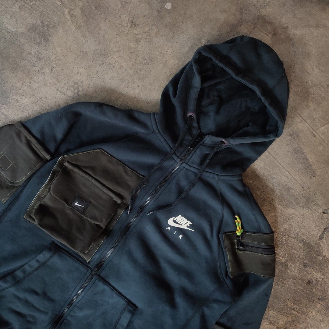 Nike reworked, Fesyen Pria, Pakaian , Atasan di Carousell