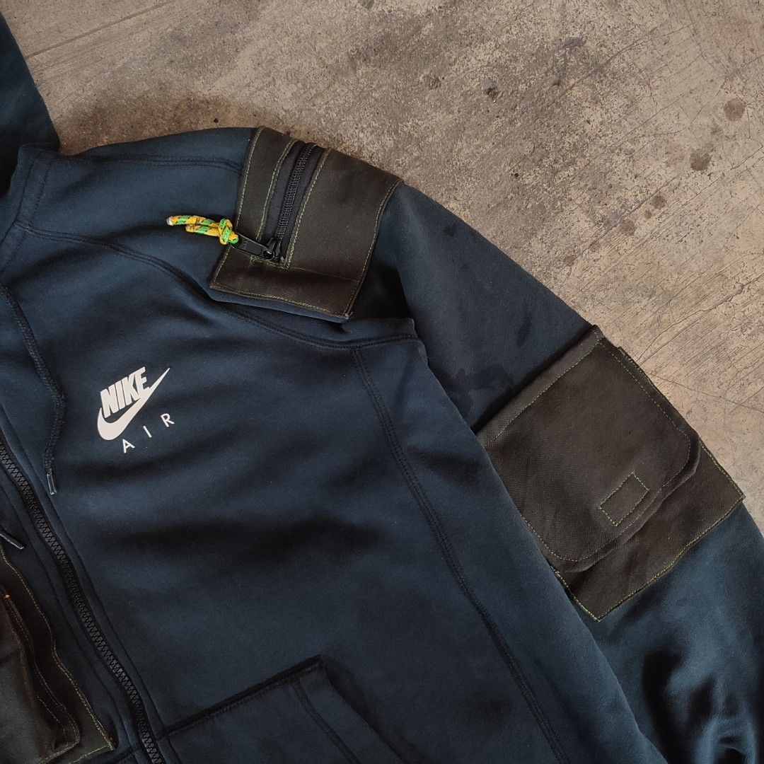 Nike reworked, Fesyen Pria, Pakaian , Atasan di Carousell