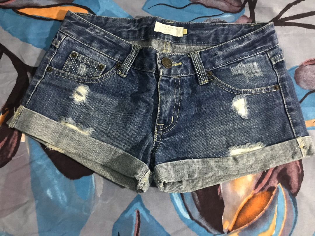 Maong Shorts, Women's Fashion, Bottoms, Shorts on Carousell