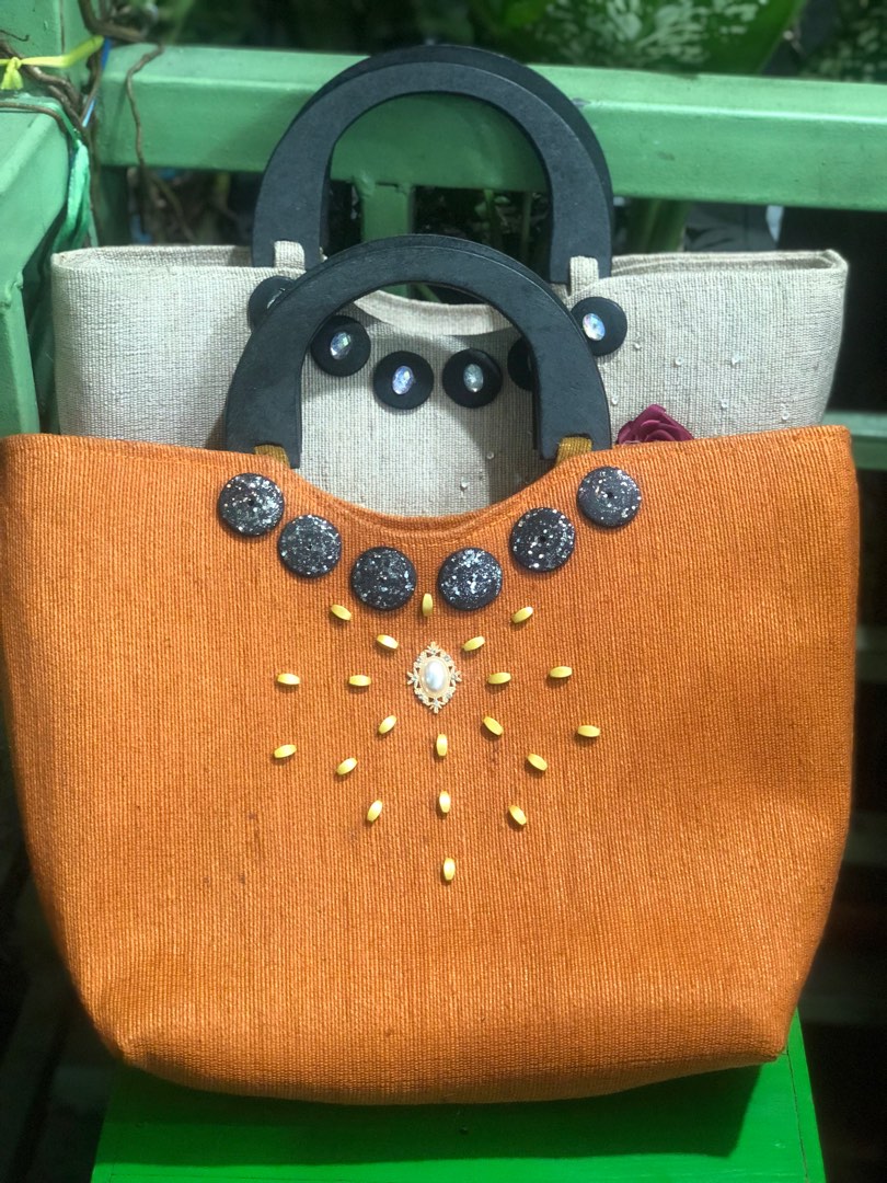 On Hand Large Native Abaca Hand Bag , Women's Fashion, Bags & Wallets ...