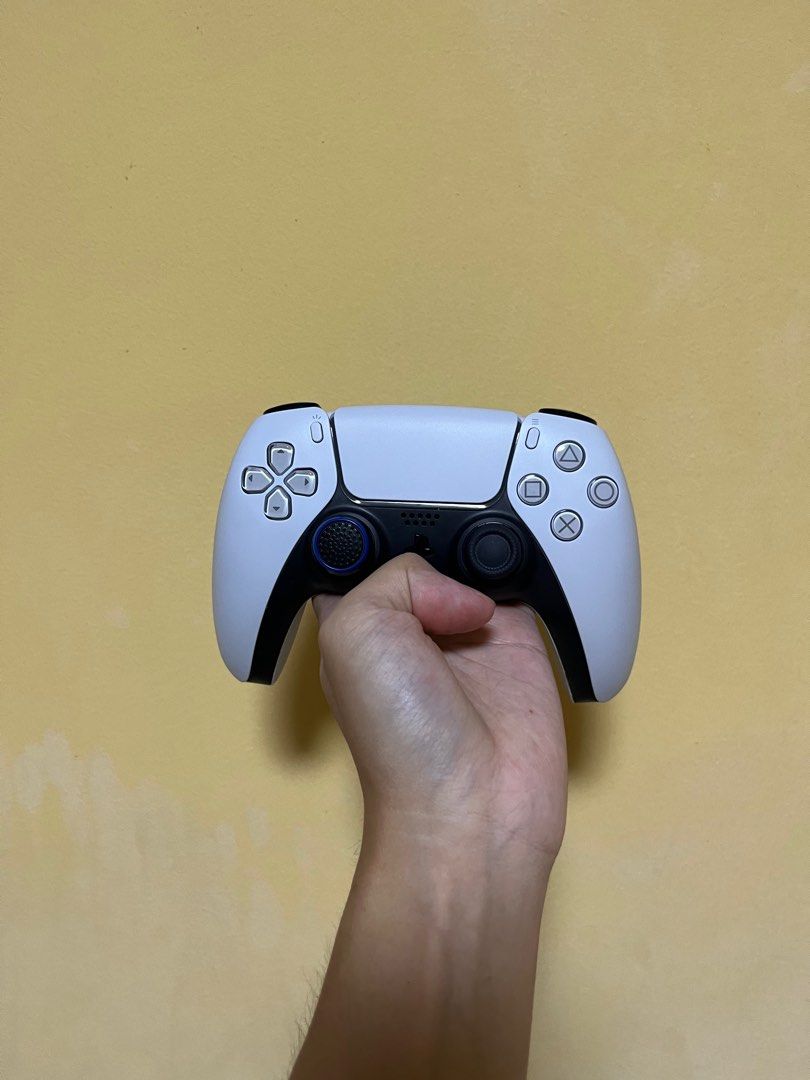 PS5 Dualsense White Controller, Video Gaming, Gaming Accessories ...