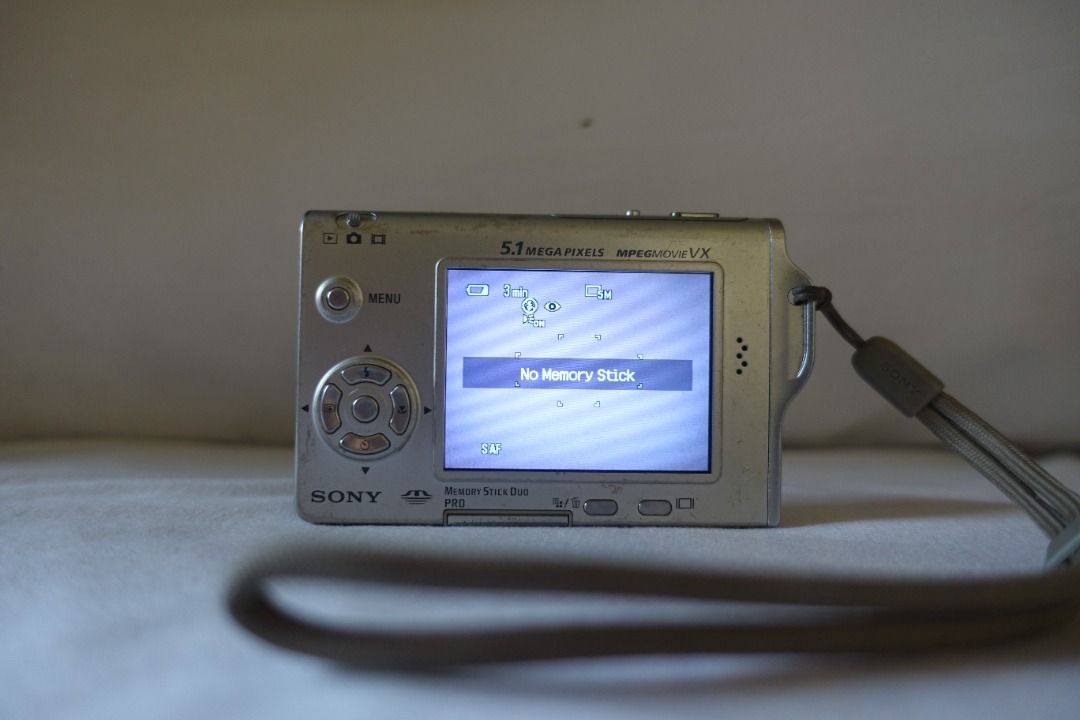 sony cyber shot dsc t7 [RARE DIGICAM], Photography, Cameras on Carousell