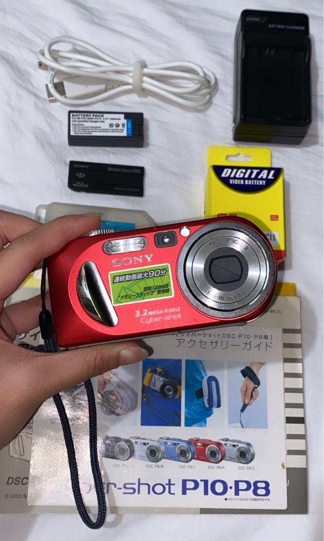Sony Cybershot DSC P8 2000s digital camera red, Photography, Cameras on ...