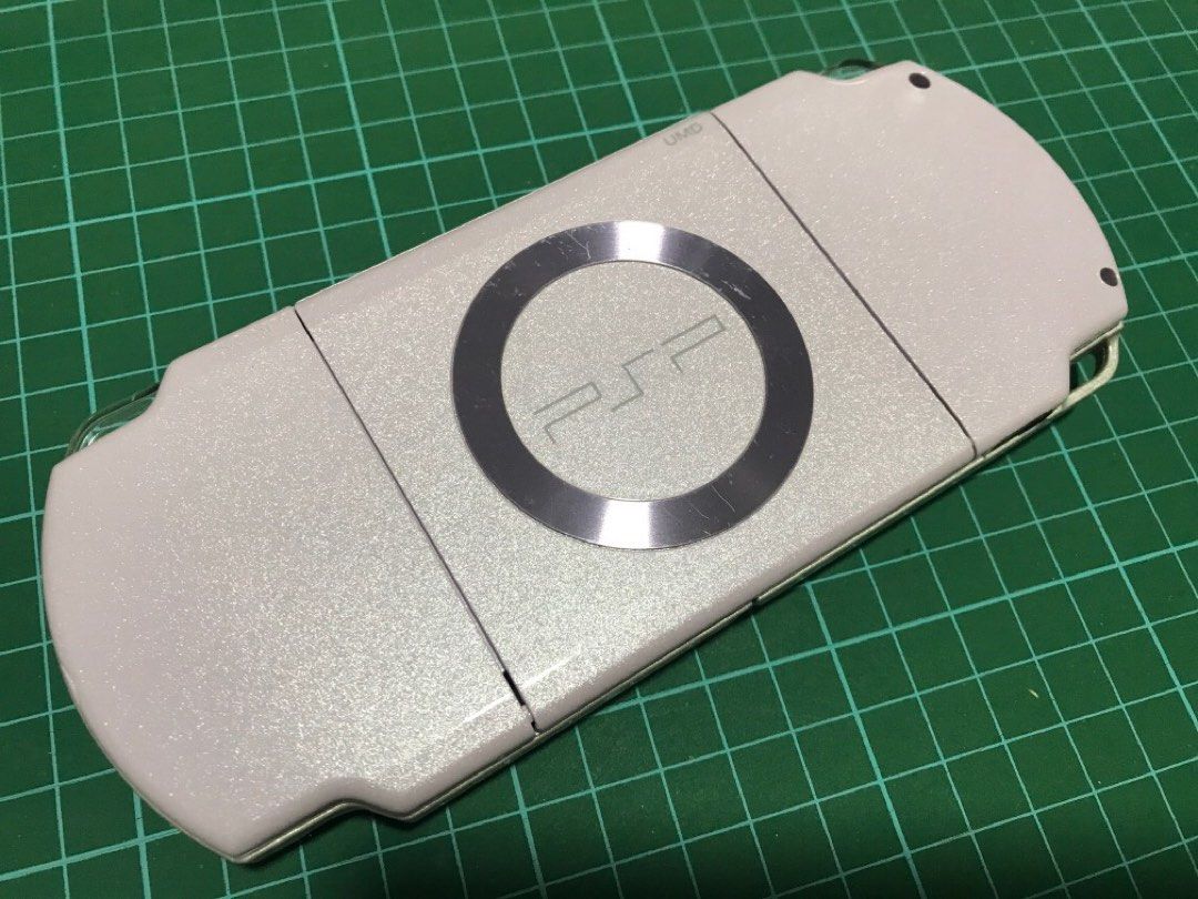 Sony Psp 2000 Slim Lavender Purple, Video Gaming, Video Game Consoles ...