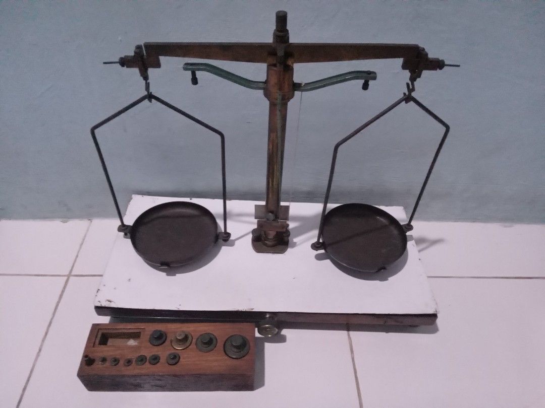 Timbangan emas jadul koleksi original vintage dekorasi antik pajangan ...