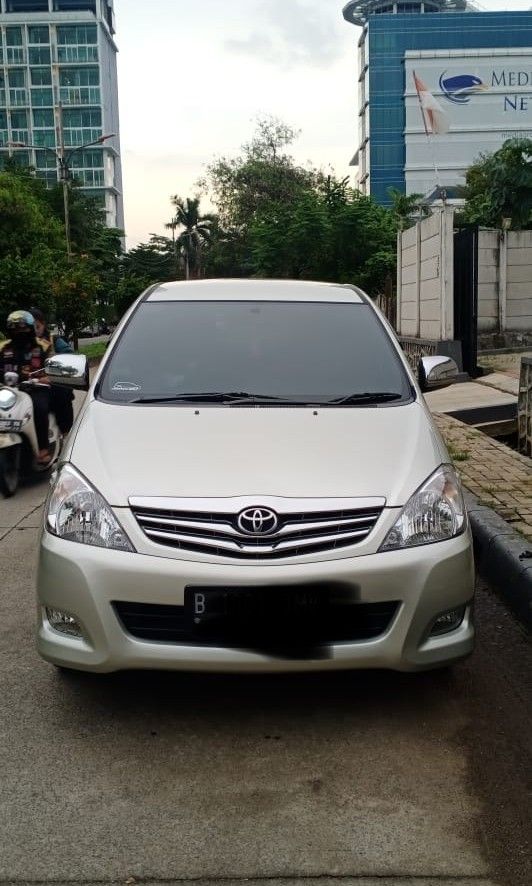 Toyota Inova v luxury matic capten seat, Mobil & Motor, Mobil untuk ...