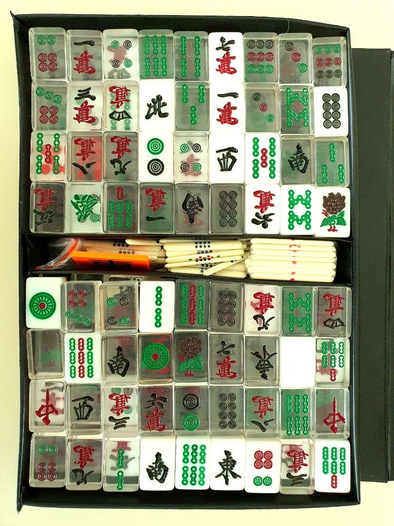 Transparent Japan Mahjong set, Hobbies & Toys, Memorabilia ...