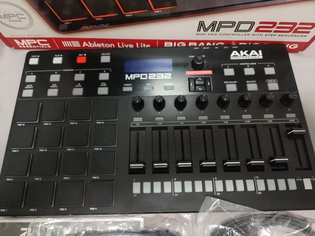 Akai Mpd 232 Step Sequencer With Drum Pads Midi Controller Audio
