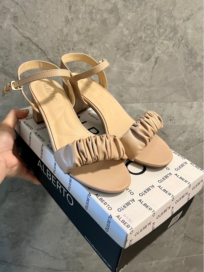 Alberto heels, Women's Fashion, Footwear, Heels on Carousell