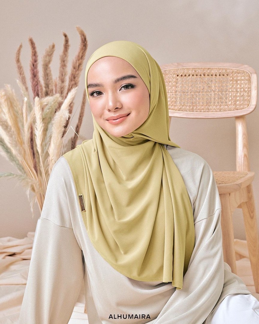 Alhumaira Stella, Women's Fashion, Muslimah Fashion, Hijabs on Carousell