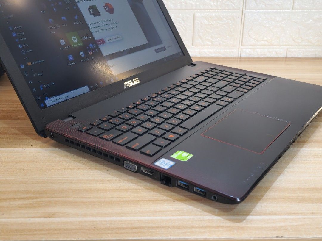 Asus X550VQ i7 Skylake 12GB RAM 256GB SSD Nvidia Ge-Force 940MX 2GB FHD ...