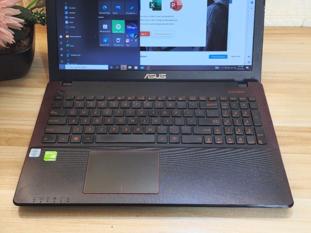 Asus X550VQ i7 Skylake 12GB RAM 256GB SSD Nvidia Ge-Force 940MX 2GB FHD ...