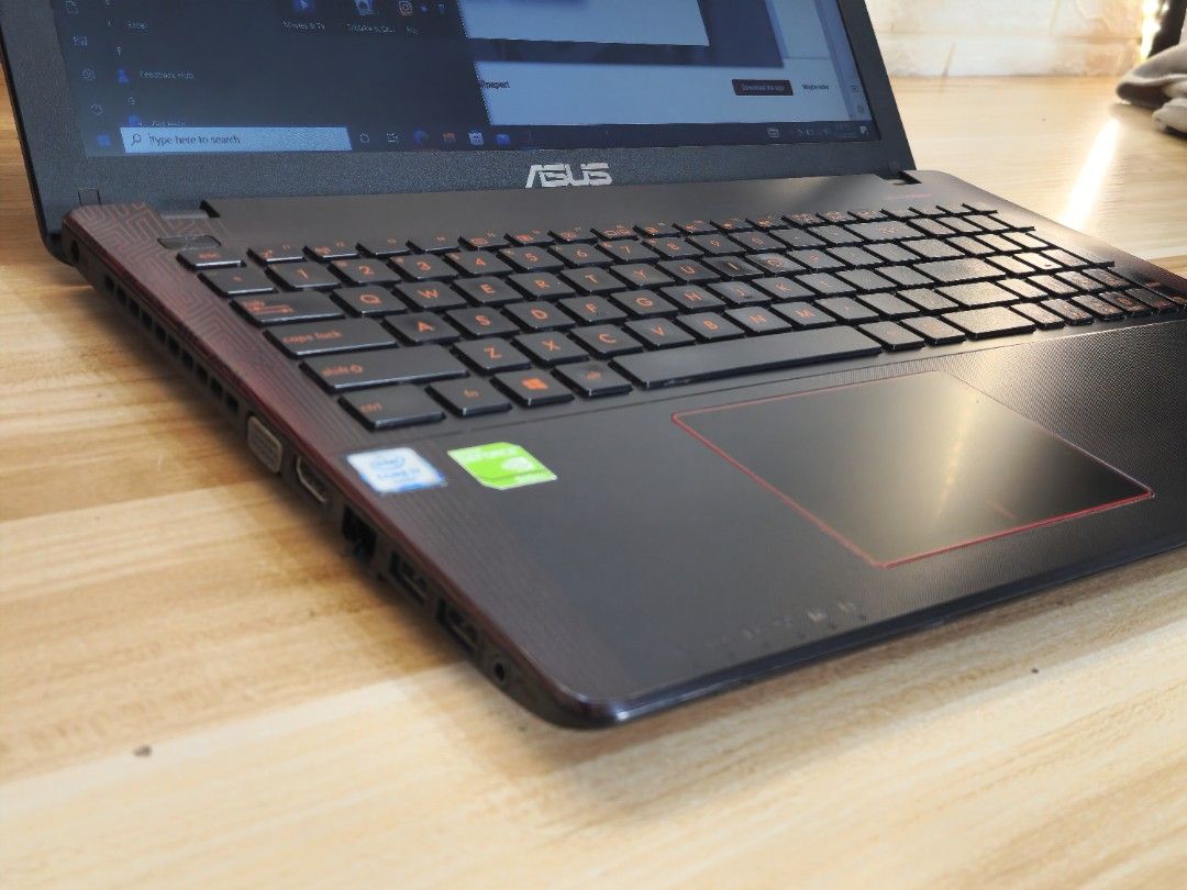 Asus X550VQ i7 Skylake 12GB RAM 256GB SSD Nvidia Ge-Force 940MX 2GB FHD ...