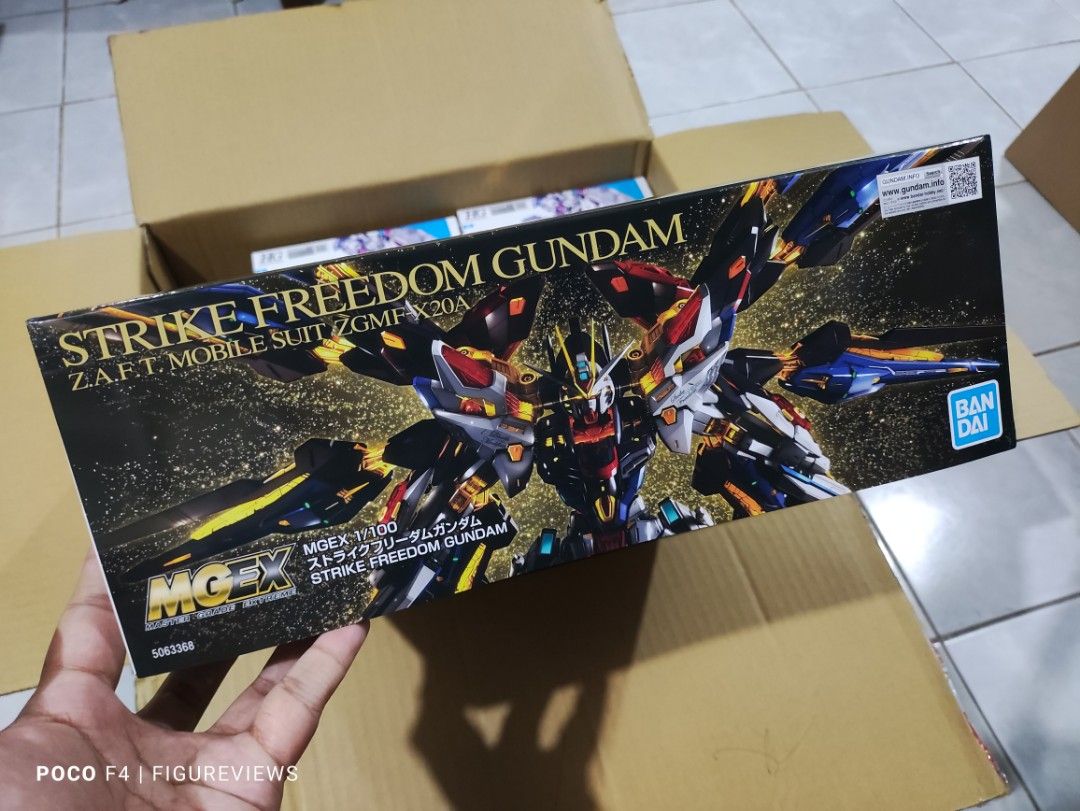 BANDAI MGEX Strike Freedom Gundam - Mobile Suit Gundam Seed Destiny ...