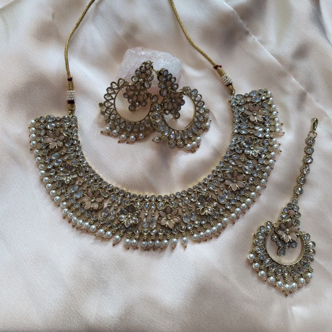 Beautiful Flower Neclace Set, Women's Fashion, Jewelry & Organisers ...