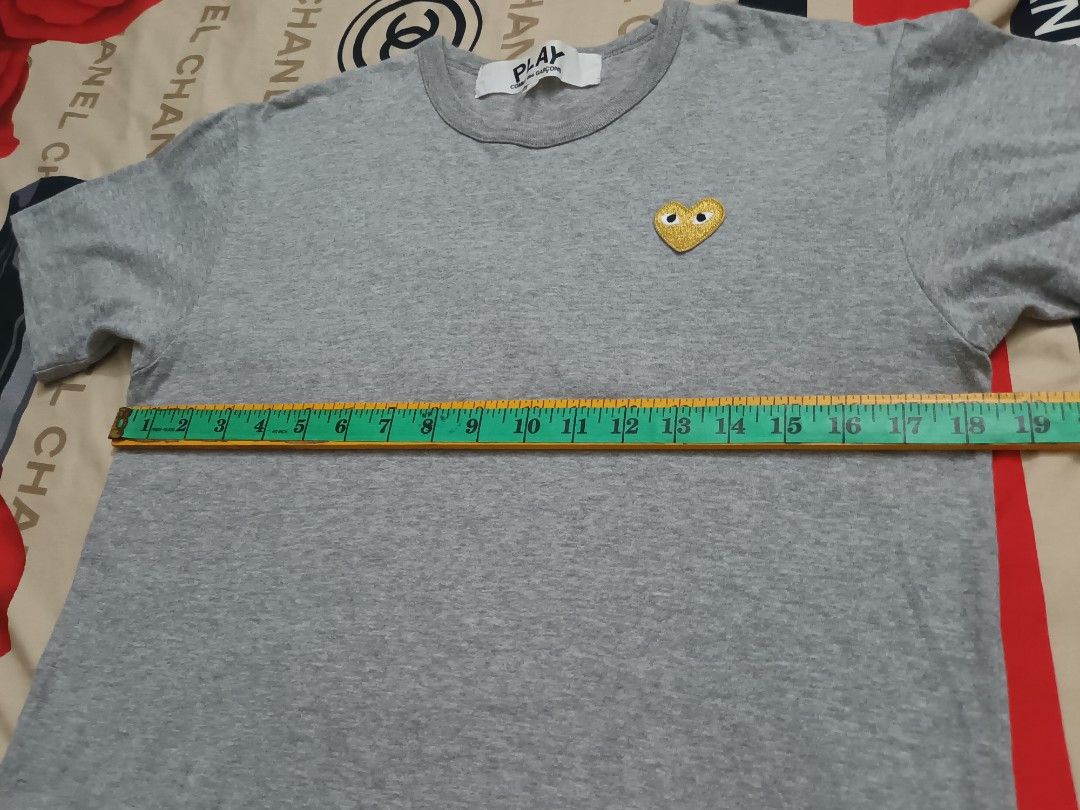 CDG PLAY AZ-T216-051 Gold Heart Patch, Men's Fashion, Tops & Sets ...