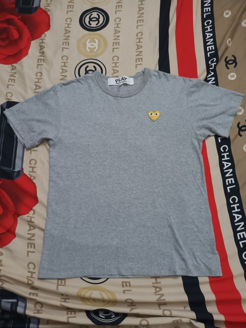 CDG PLAY AZ-T216-051 Gold Heart Patch, Men's Fashion, Tops & Sets ...