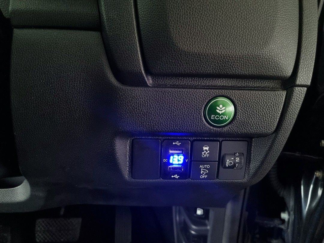 CHEAPEST! QC & Fast Charge Dual USB Ports for Toyota Sienta / Wish ...
