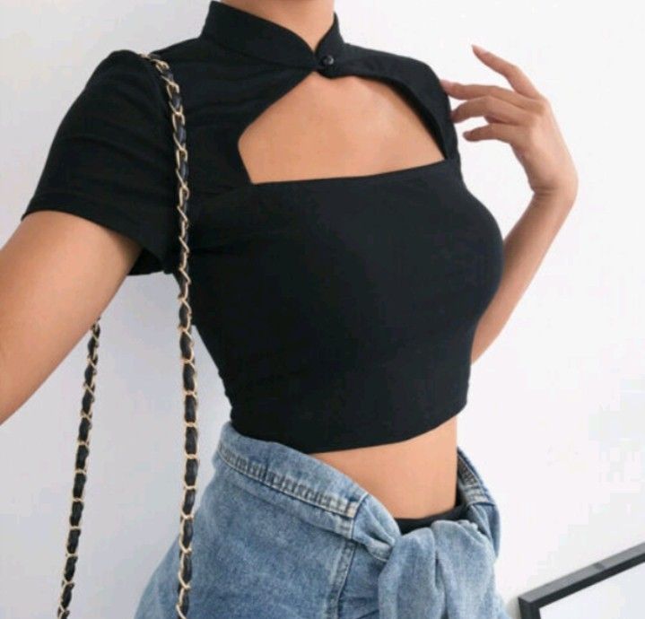 Chest Cut out Crop Top, Women's Fashion, Tops, Others Tops on Carousell