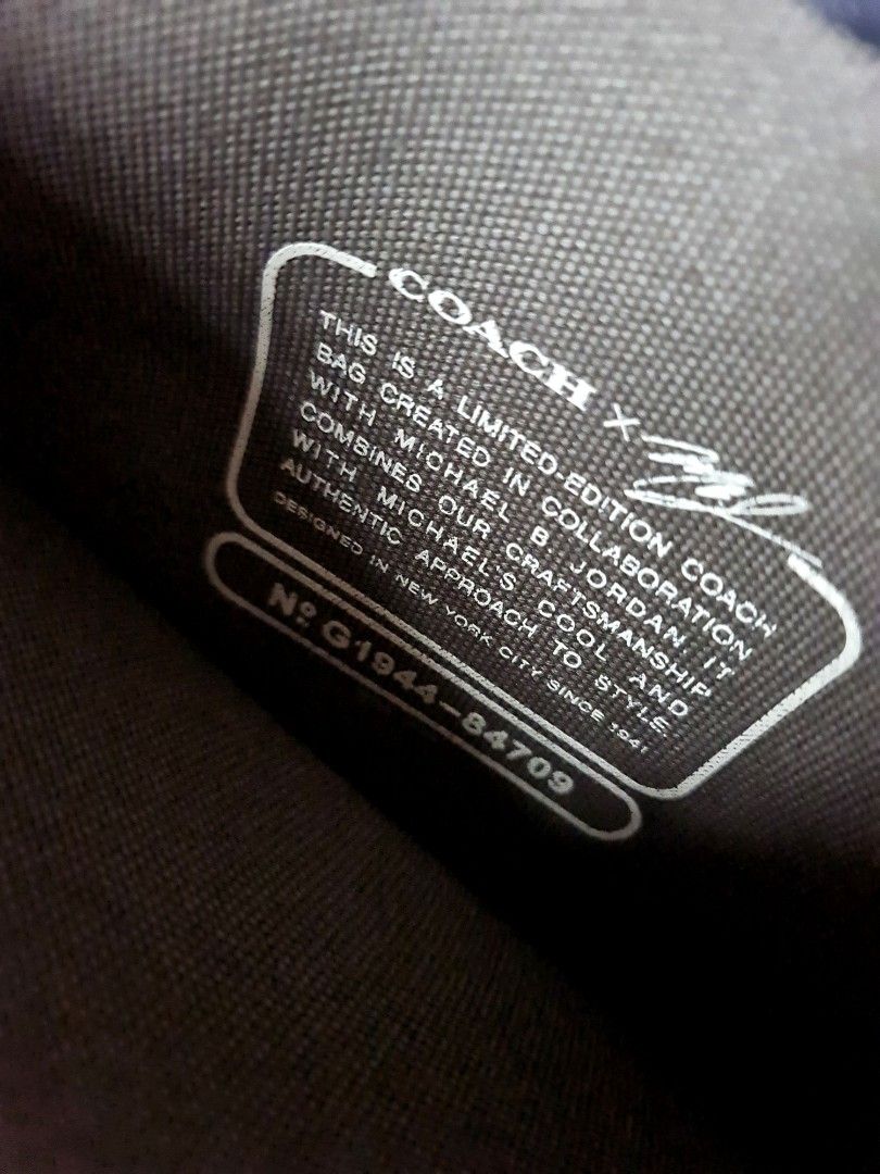 Coach x Naruto Limited Edition Kaki Green Clutch/Pouch Bag., Luxury ...