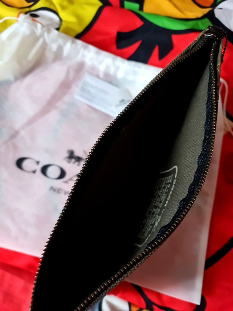 Coach x Naruto Limited Edition Kaki Green Clutch/Pouch Bag., Luxury ...