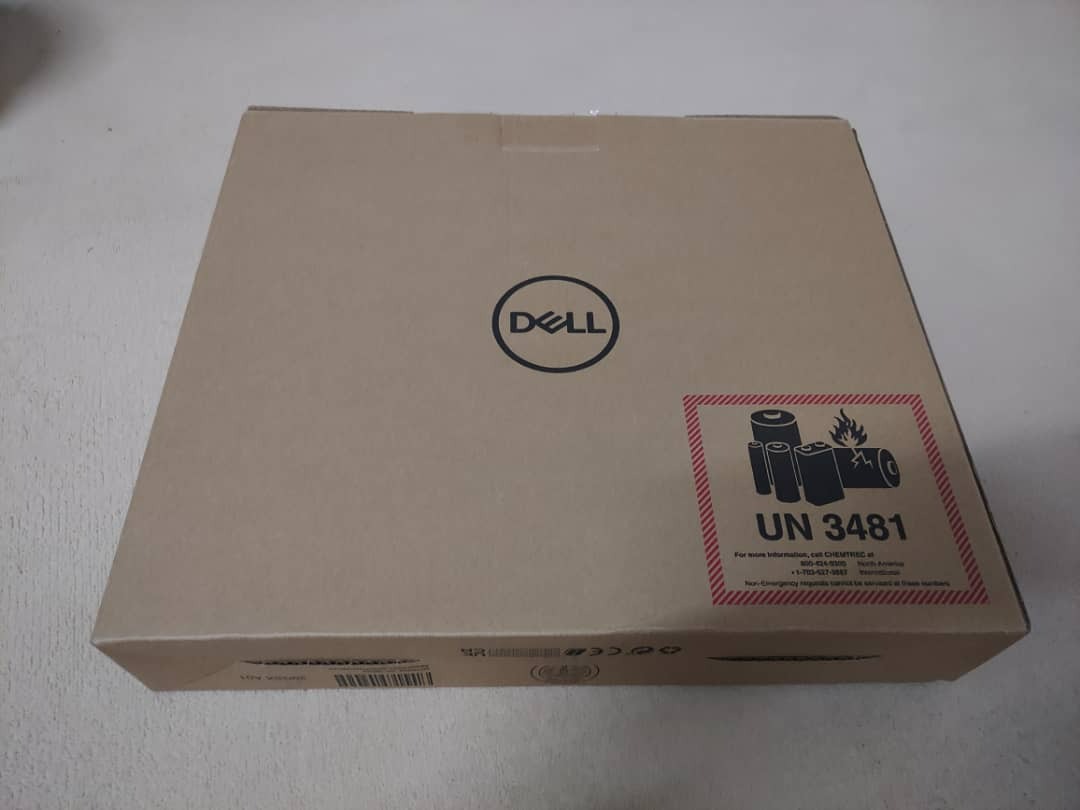 Empty 14-inch Dell Original Box, Hobbies & Toys, Stationery & Craft ...