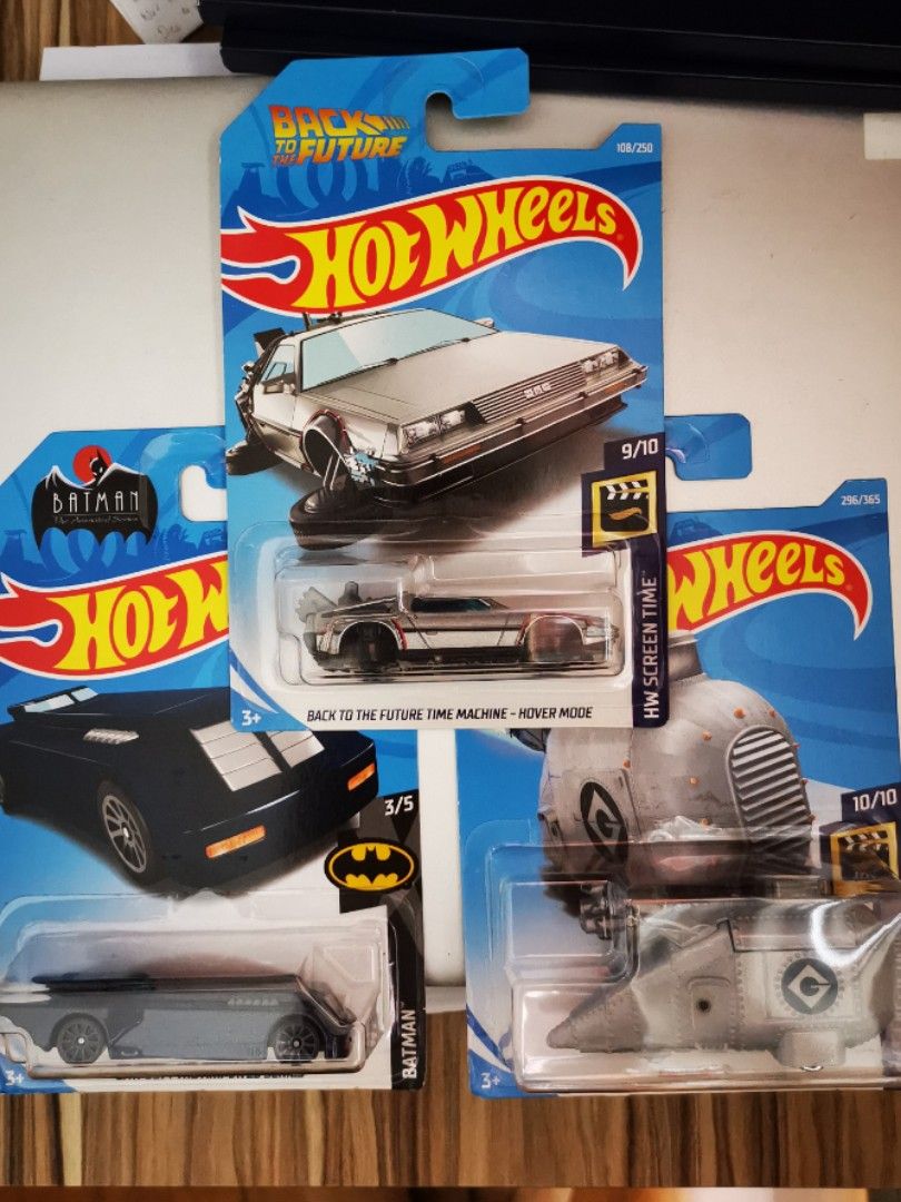Hot wheels movie collection Grumobile (minions) Batmobile (BTAS ...