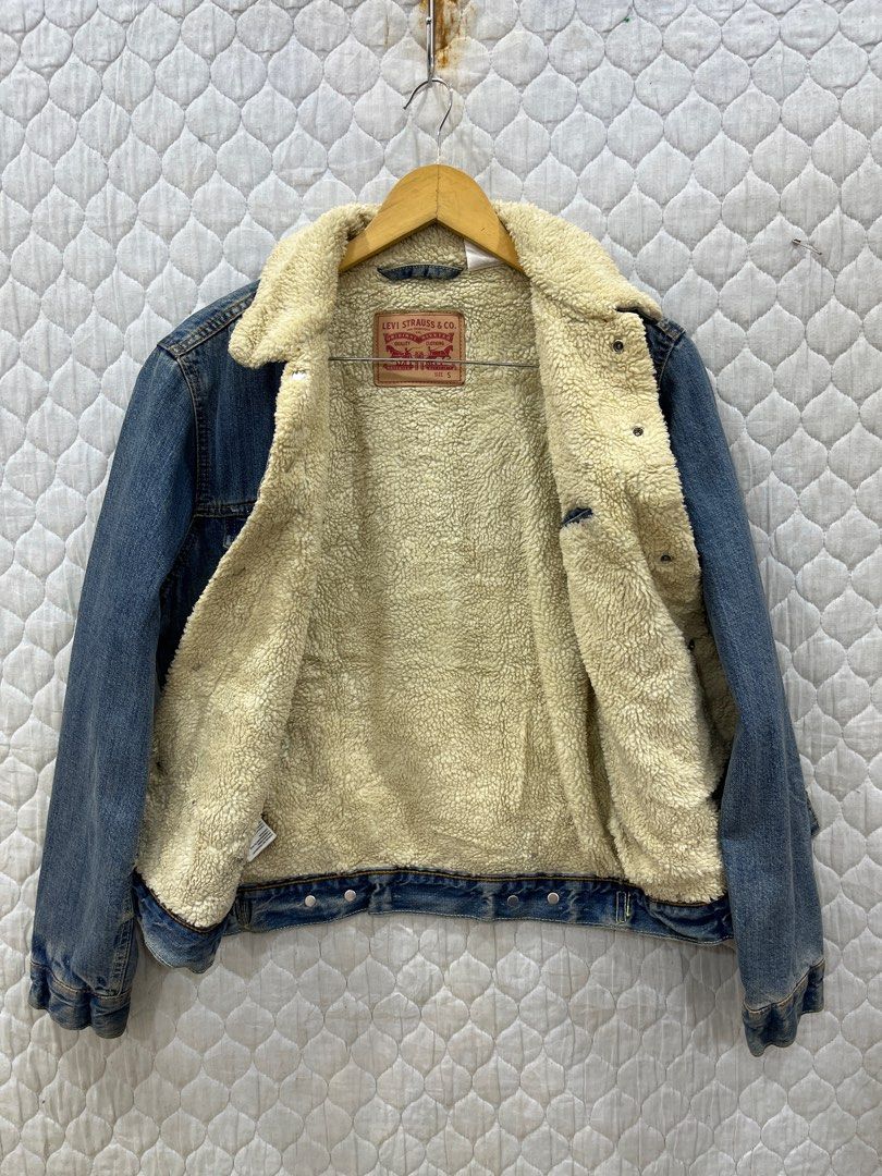 Iii. LEVIS SHERPA JACKET, Men's Fashion, Coats, Jackets and Outerwear on Carousell