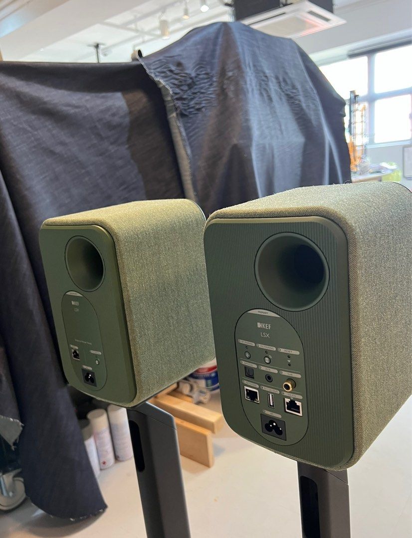 KEF LSX ii green with stand, 音響器材, Soundbar、揚聲器、藍牙喇叭、耳擴 - Carousell