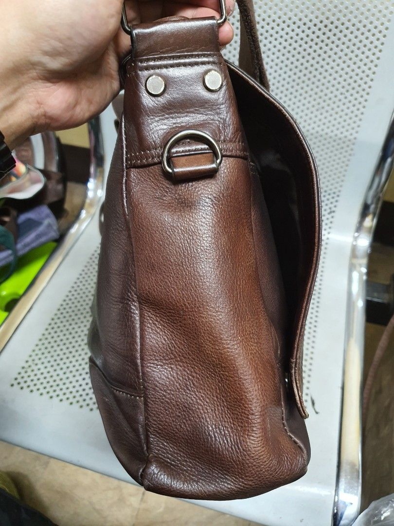 Kenneth Cole genuine leather messenger bag for men, Men's Fashion, Bags ...