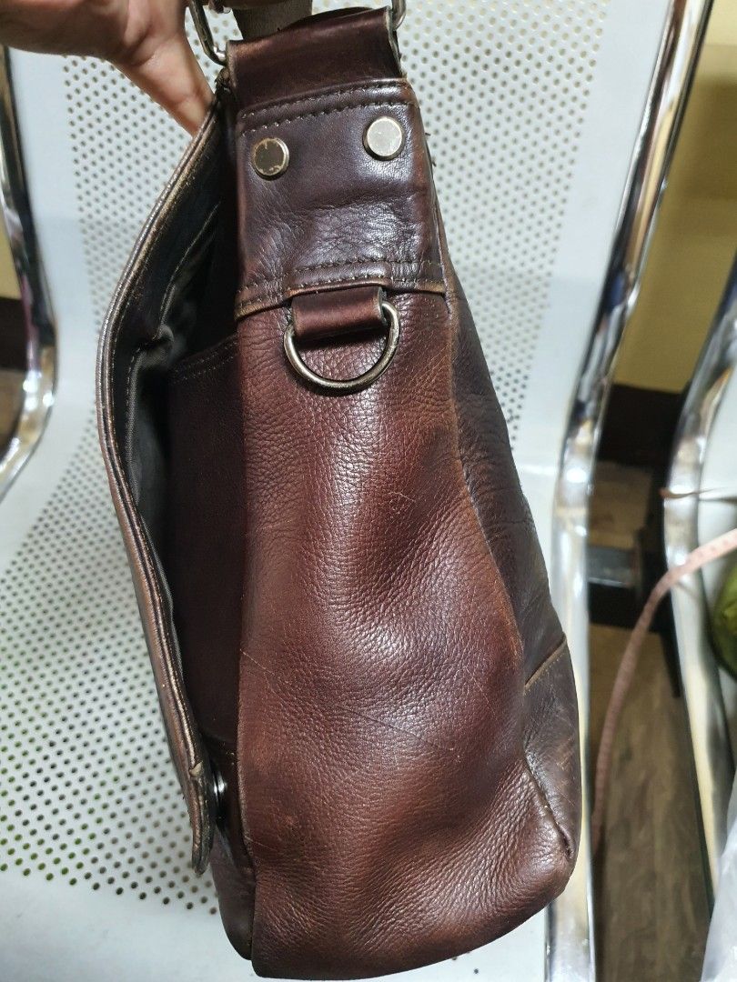 Kenneth Cole genuine leather messenger bag for men, Men's Fashion, Bags ...