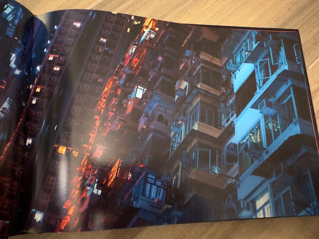 Liam Wong: After Dark Liam Wong cyberpunk 影書 攝影集 写真集 日版空運到港現貨, 興趣及遊戲, 書本 & 文具, 雜誌及其他 - Carousell