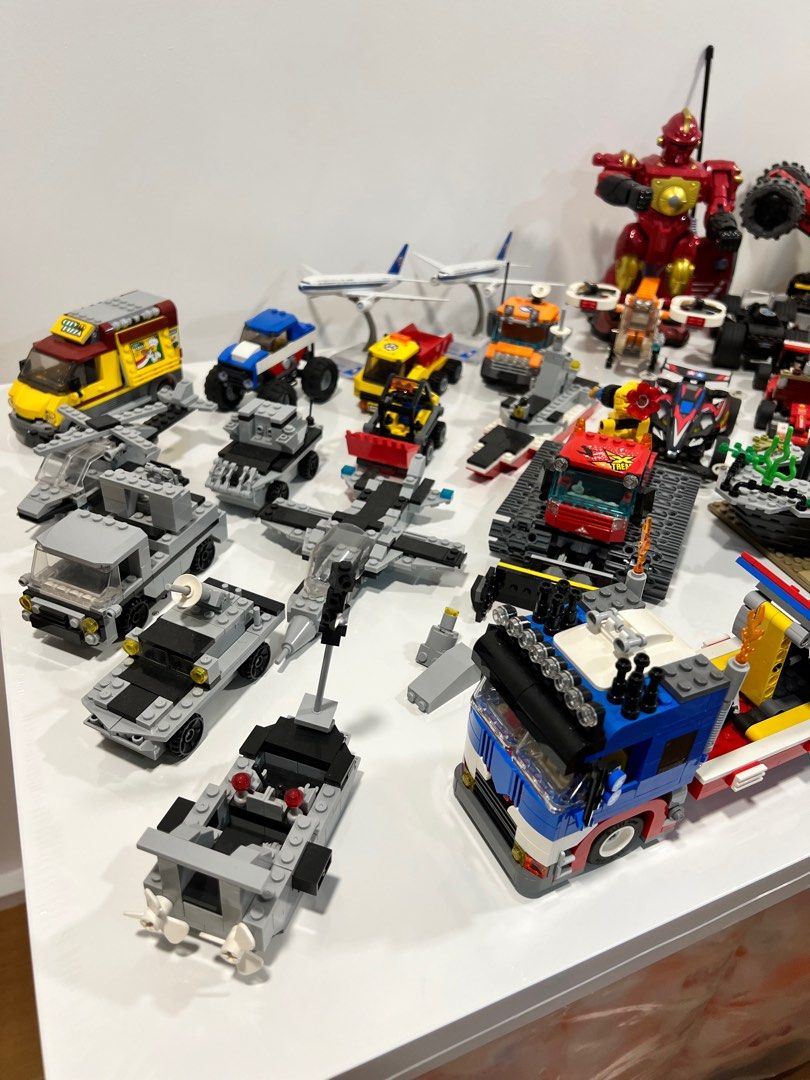 Like new good condition assorted various design Lego classic and ...
