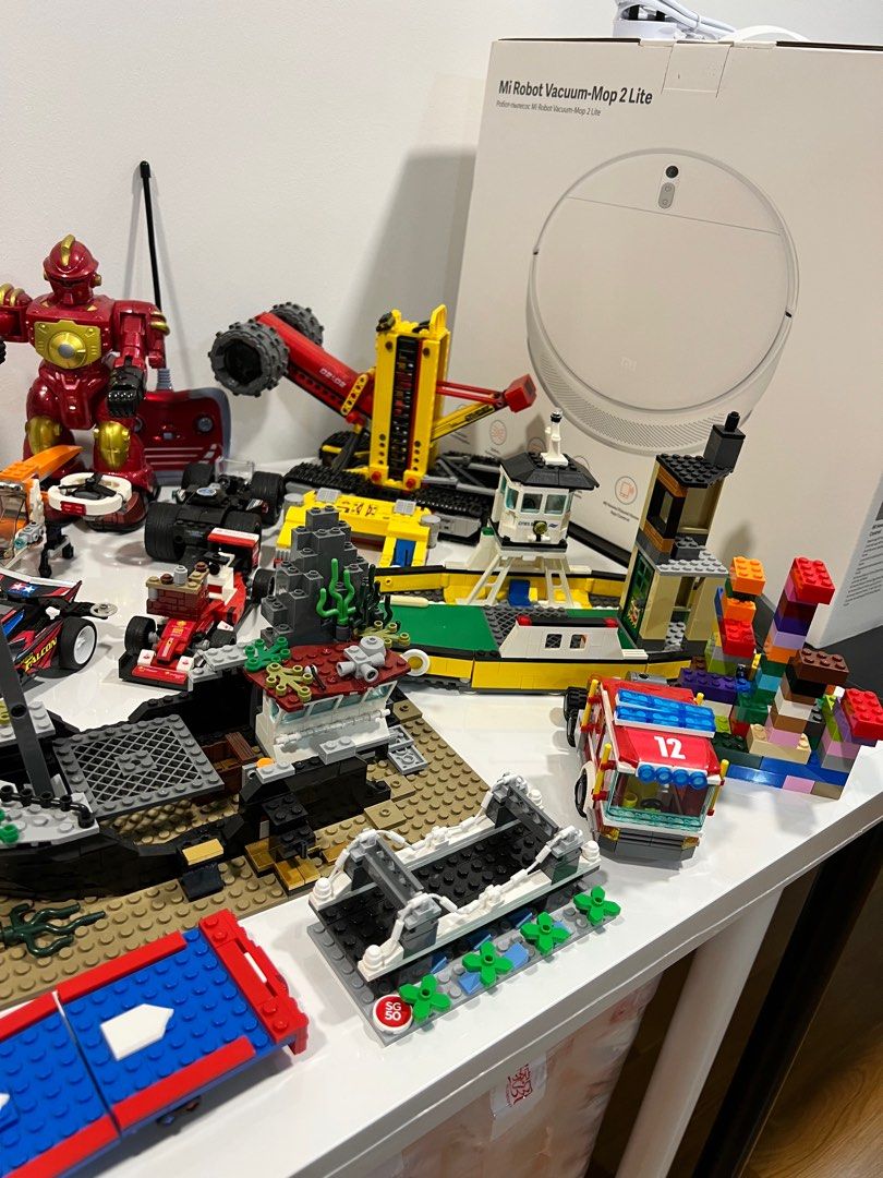 Like new good condition assorted various design Lego classic and ...