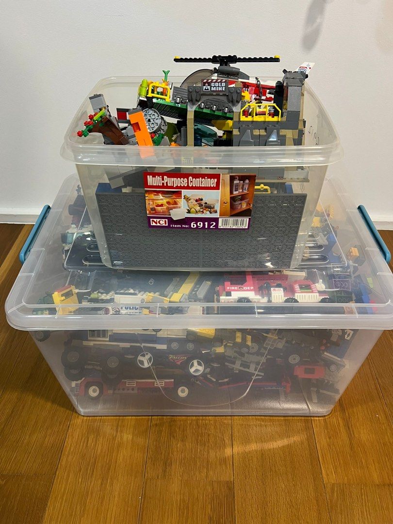 Like new good condition assorted various design Lego classic and ...