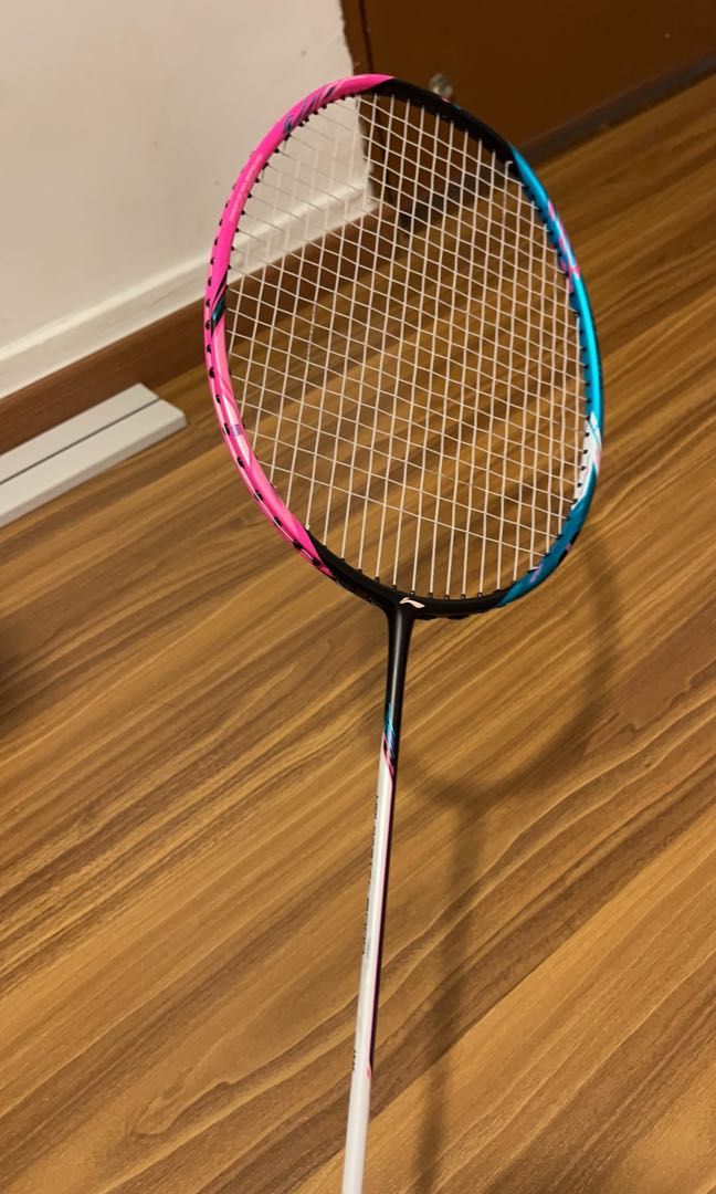 Lining halbertec 8000, Sports Equipment, Sports & Games, Racket & Ball ...