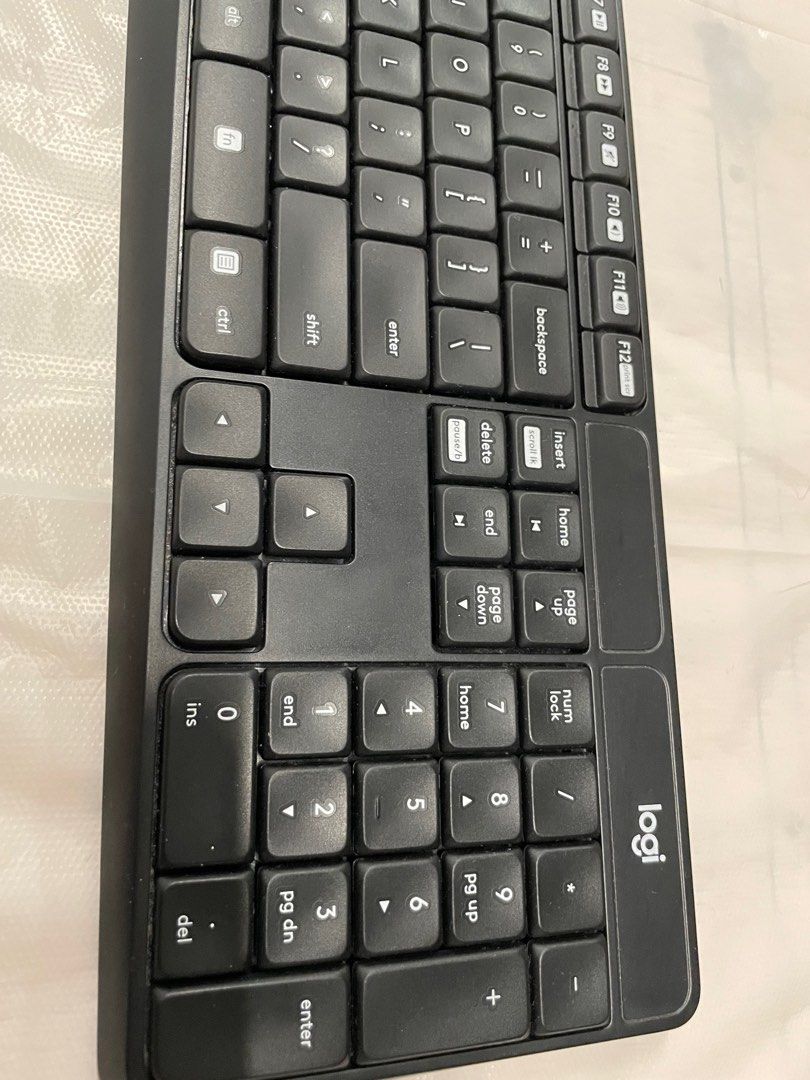 Logitech Silent Wireless Keyboard Computers And Tech Parts And Accessories Computer Keyboard On