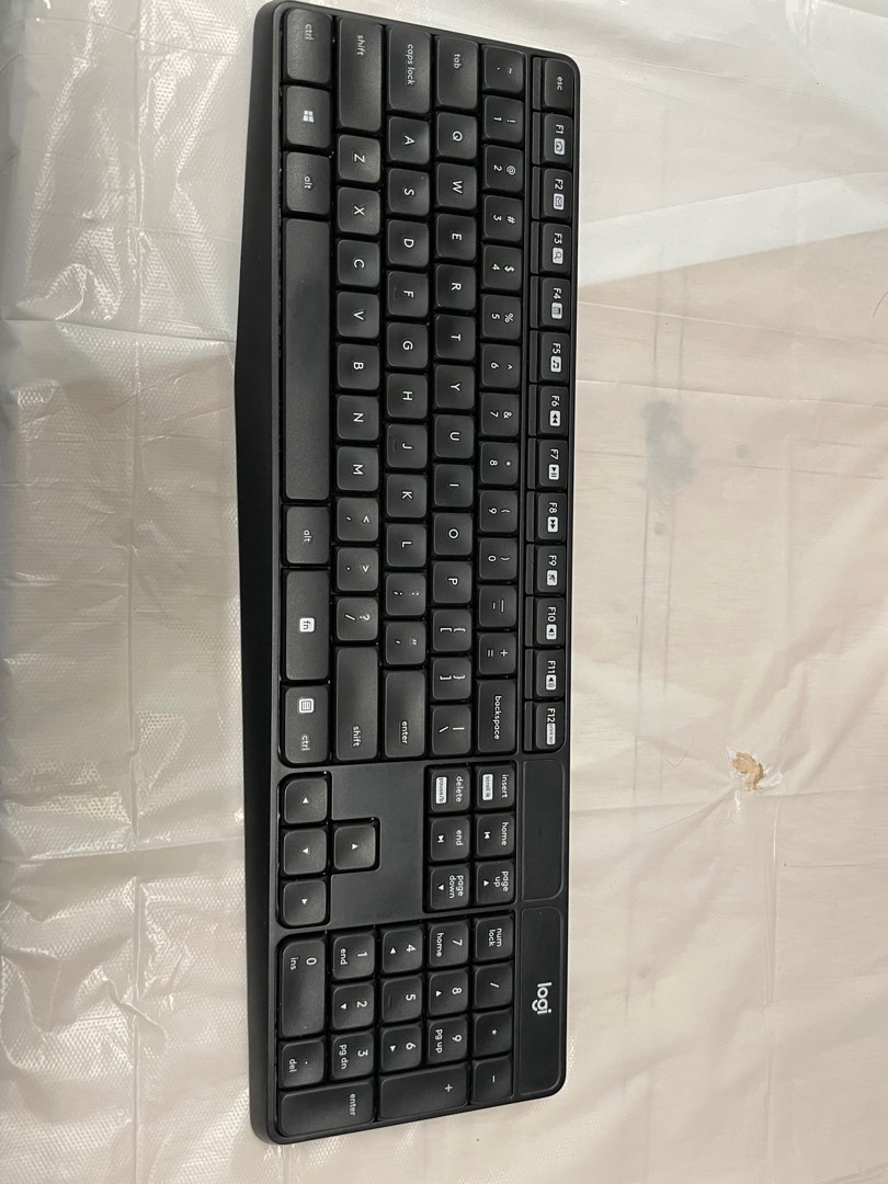 Logitech Silent Wireless Keyboard Computers And Tech Parts And Accessories Computer Keyboard On