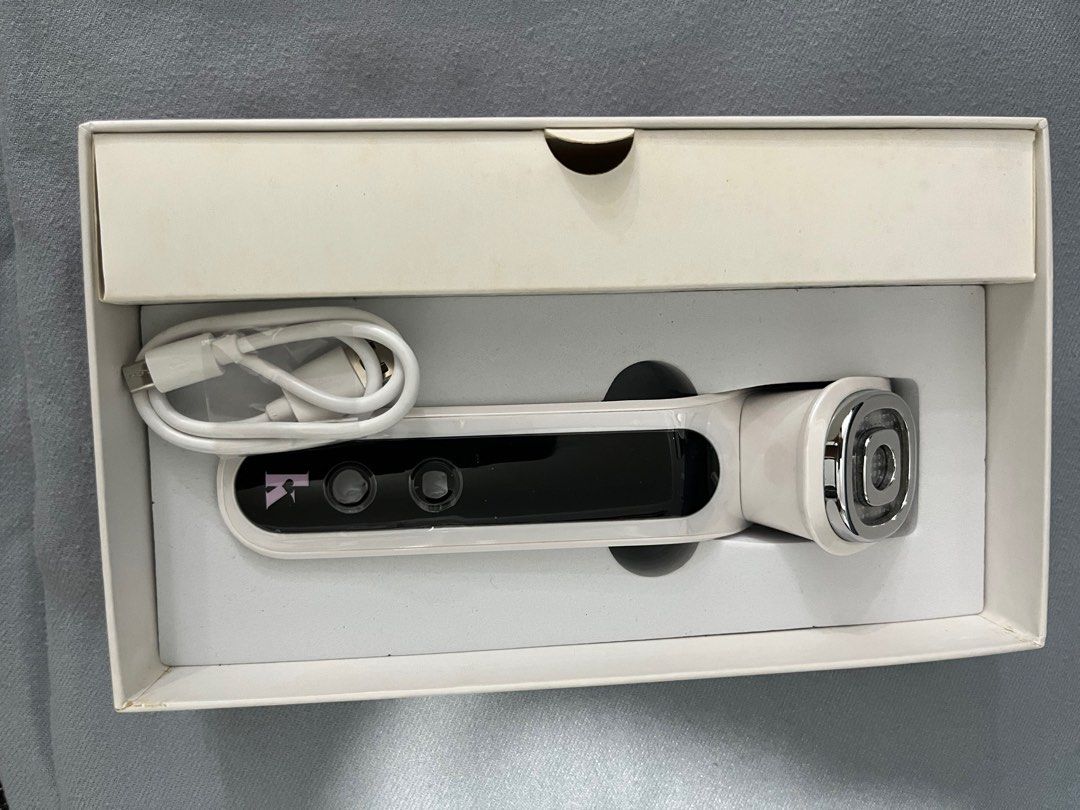 Love K-Derma Led Face Lift Wand, Beauty & Personal Care, Face, Face ...