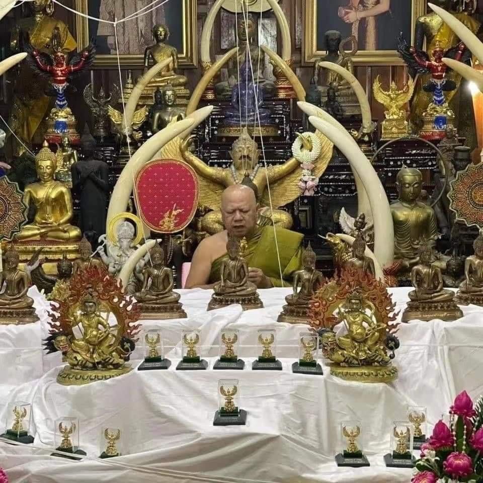 Lp Wara Garuda, wat pho thong, Hobbies & Toys, Memorabilia ...