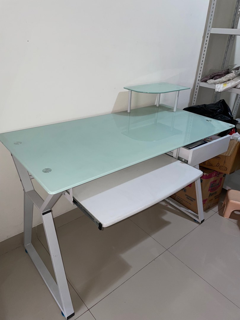 Meja Komputer Kaca Informa Meja Kerja Informa Meja Laptop Kaca Informa ...