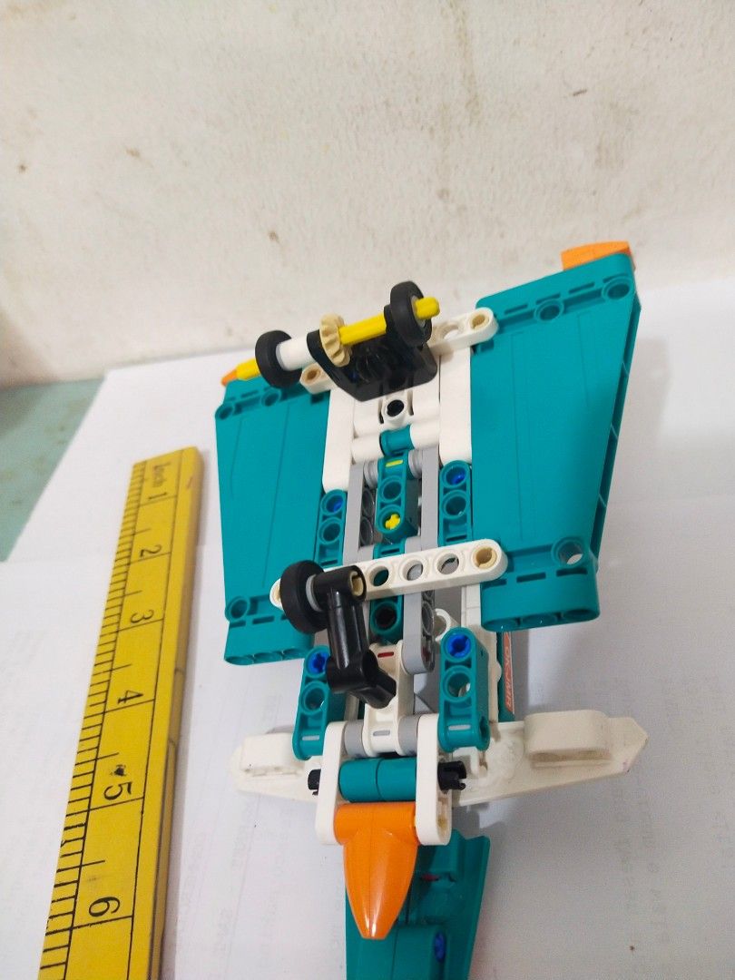 Non-LEGO "Technic Jet 42117 Loop King OK-JMR" fighter/incomplete parts ...