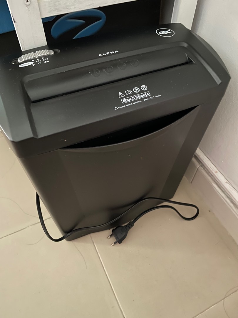 Paper Shredder, Computers & Tech, Office & Business Technology on Carousell