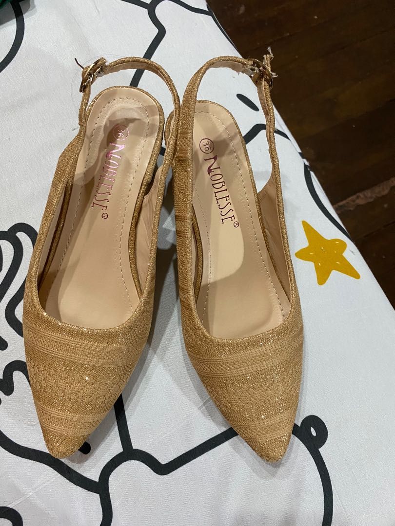 peach color heels, Women's Fashion, Footwear, Heels on Carousell