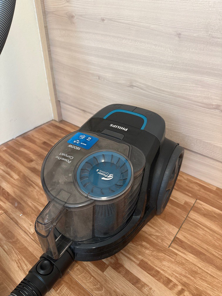 Philip Power Compact Vacuum Cleaner 1800w, TV & Home Appliances, Vacuum ...