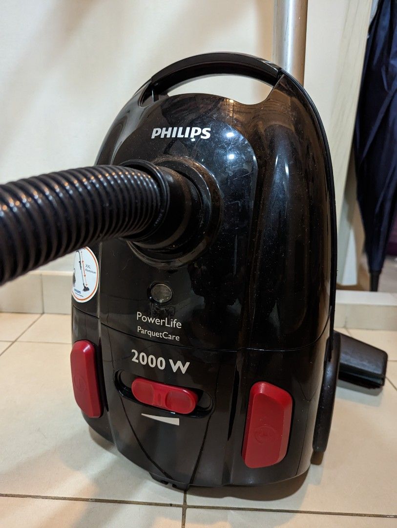 Philips 2000w(!) Vacuum, TV & Home Appliances, Vacuum Cleaner ...
