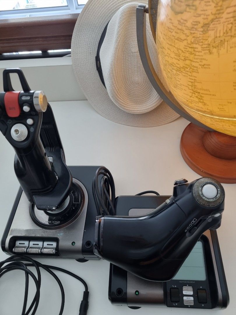 Saitek Flight Simulator Bundle of Joystick and Throttle, Computers ...